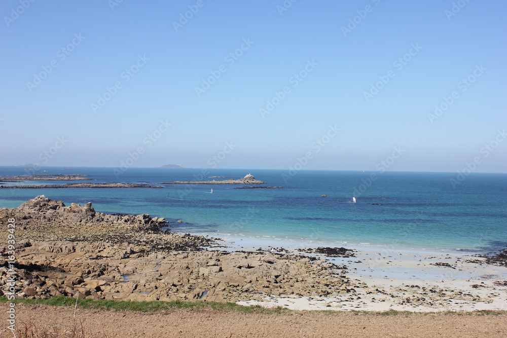 plage aux choux baie de trestel BRETAGNE FRANCE Stock-Foto | Adobe Stock