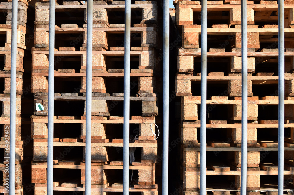 Palete Pallet Palle Paleta Lastpall Skid Bancale 棧板 Palé ...