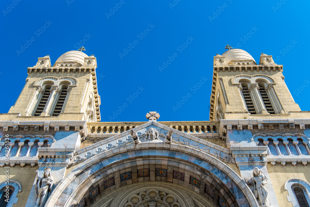 Stockfoto Streets and buildings of Tunis - the capital and the largest ...