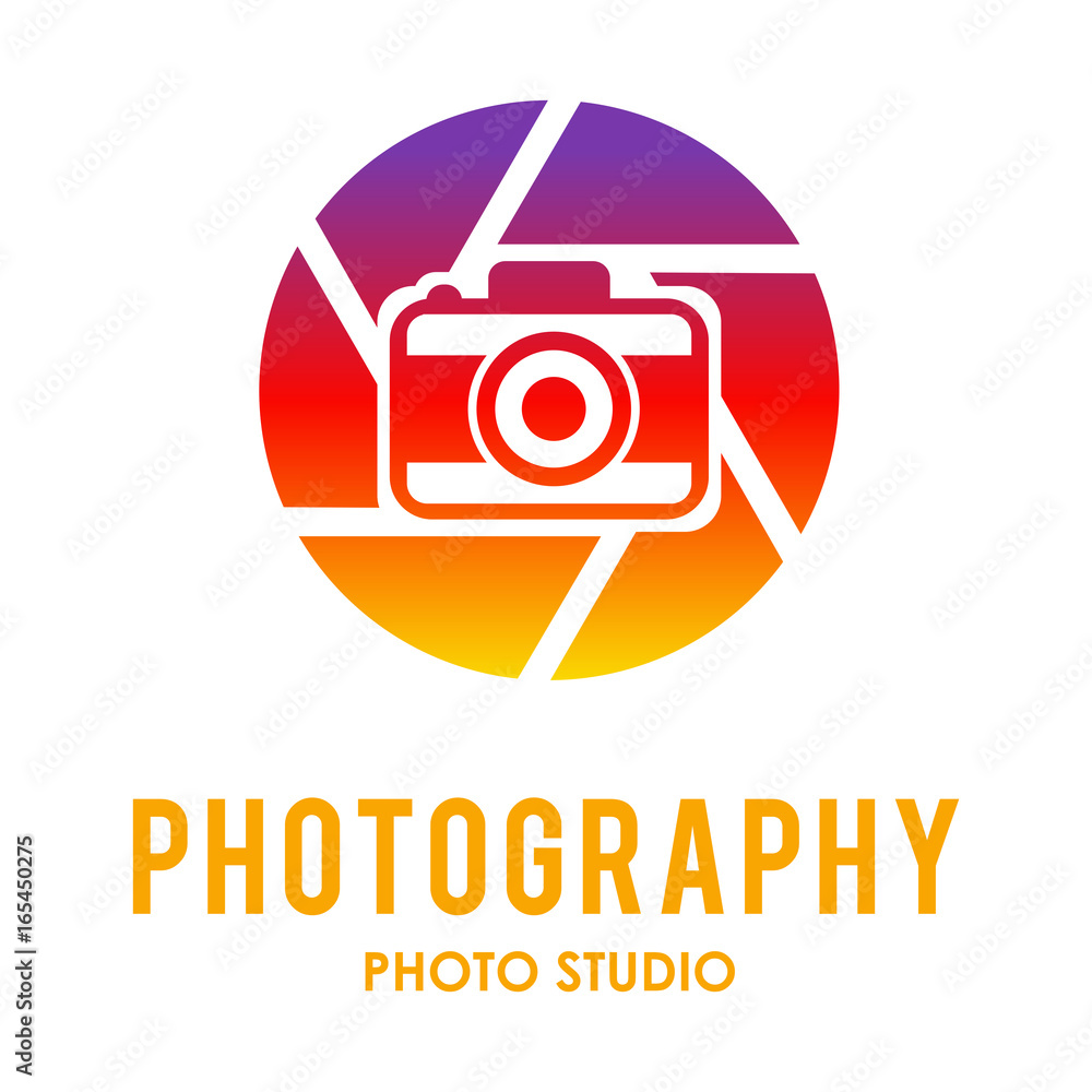 Camera in aperture logo Stock Vector | Adobe Stock