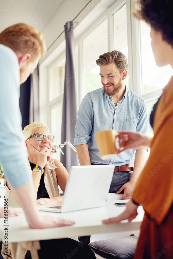 Team having a meeting and presentation in modern office Stock Photo ...
