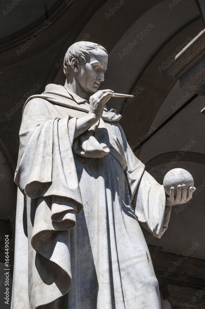 Milano, Italia: il monumento al matematico Bonaventura Cavalieri ...