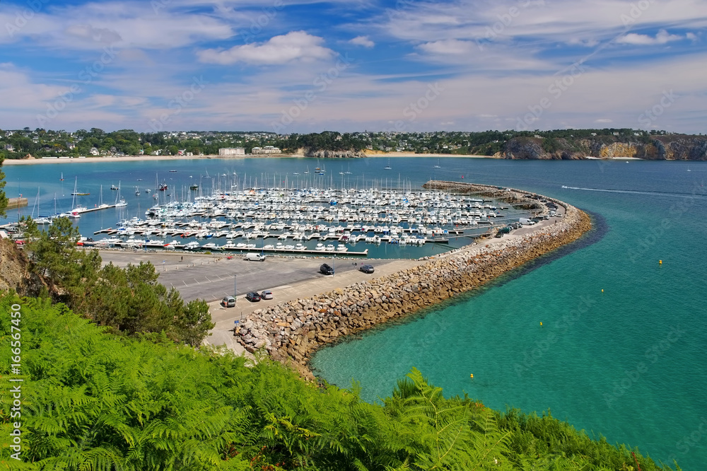 Morgat Marina in der Bretagne - Morgat Marina near Batterie du Kador in ...