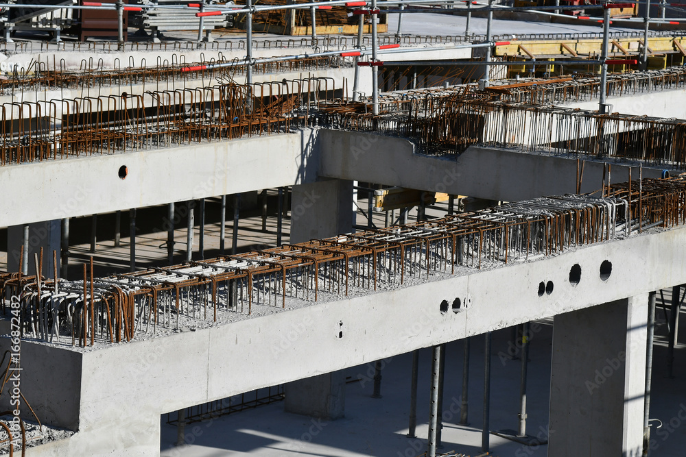poutre en béton armé Stock Photo | Adobe Stock