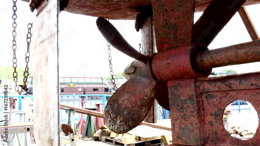 Ship propeller old rusty metal at shipyard in port of Moscow. Repair ...