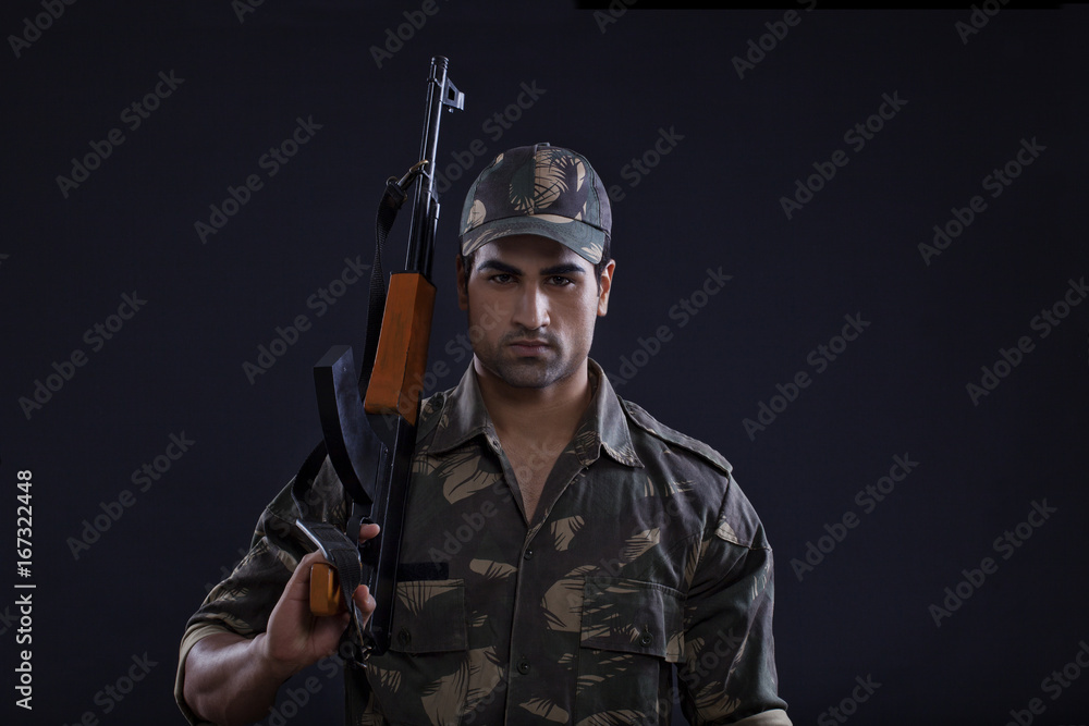 Indian Soldier With Gun Hd