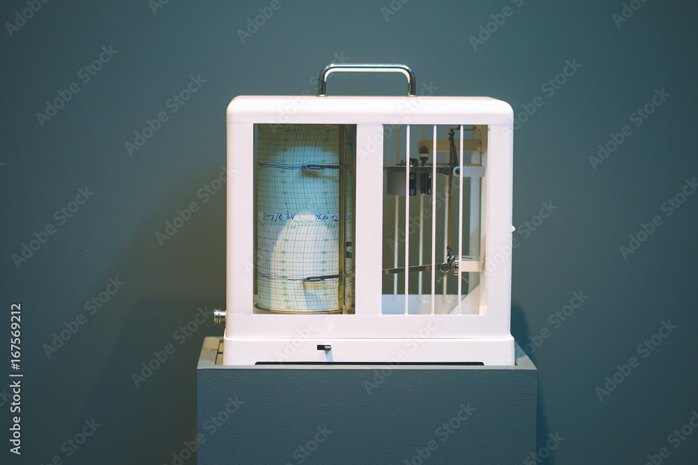 Foto de Seismological device for measuring earthquakes. Seismograph ...