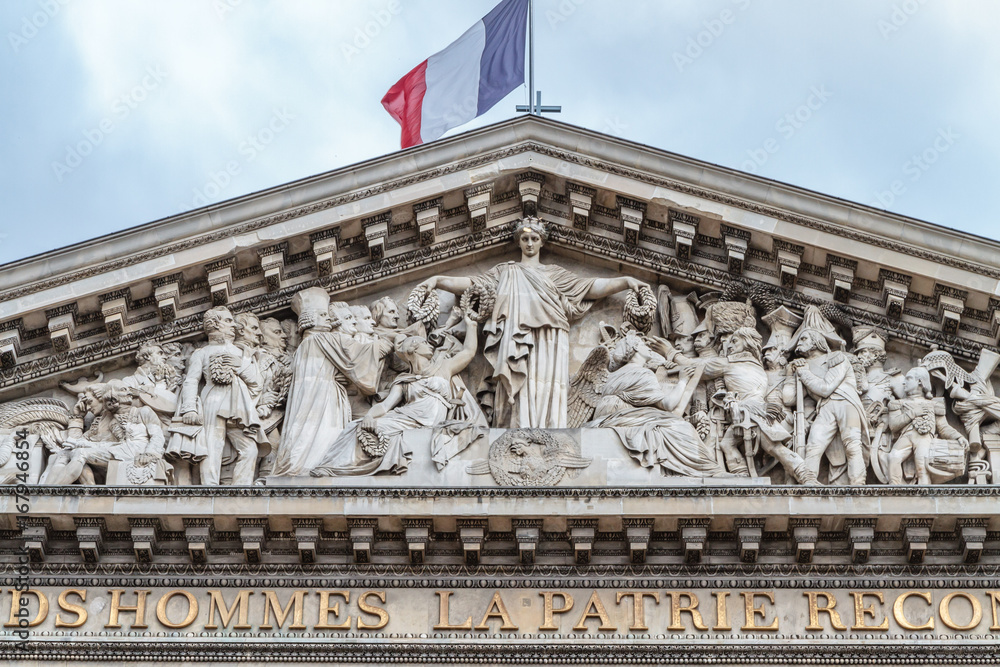 Le Panthéon - Aux Grands hommes la patrie reconnaissante Stock Photo ...
