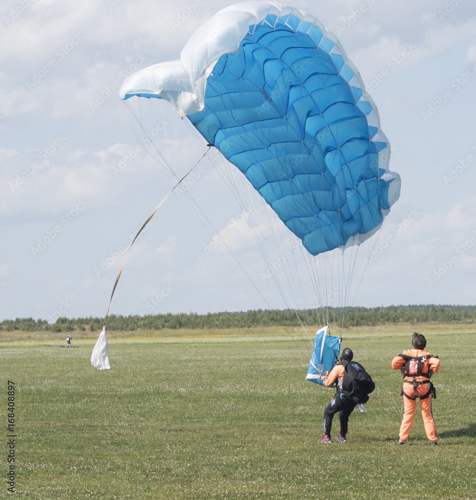 Russia, Kolomna, Aerograd, Tandem master and tandem passenger landing ...