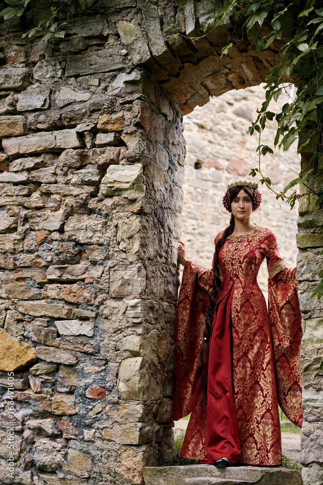 Queen Isabella Costume