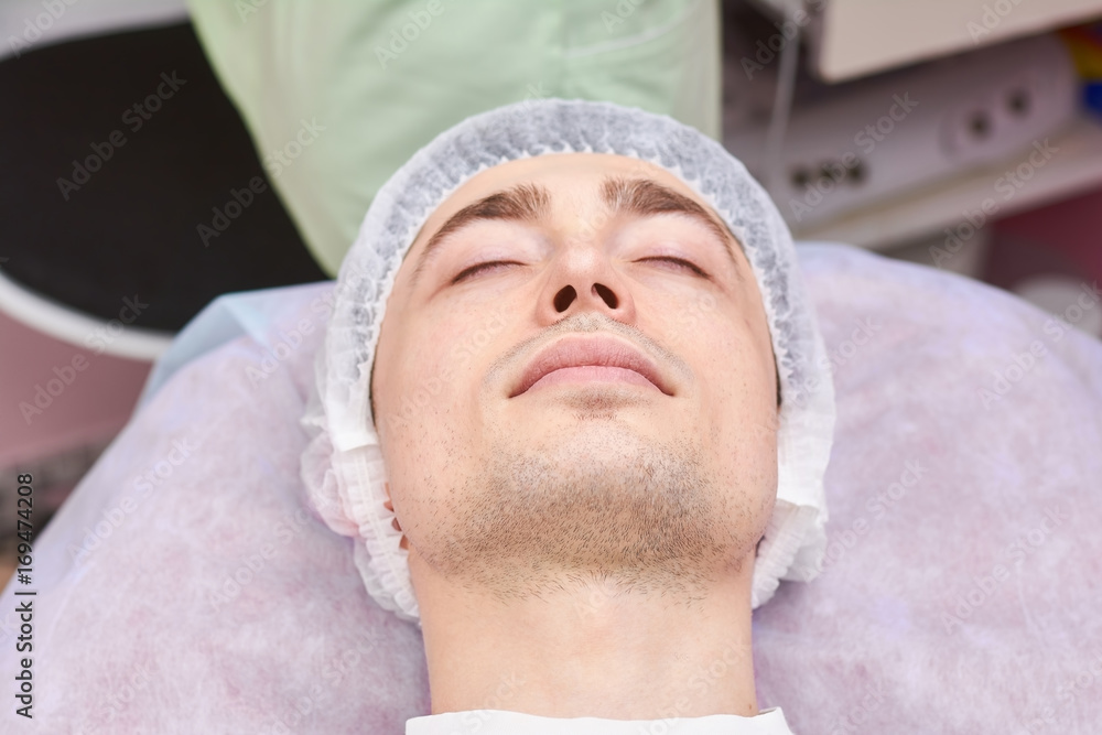 Face of male medical patient. Caucasian man with eyes closed. Life ...