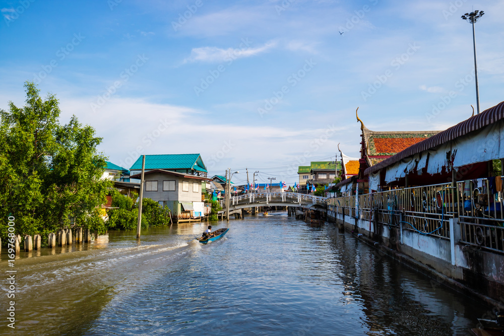 Sa Khla village, Thai traditional waterfront village in countryside of ...