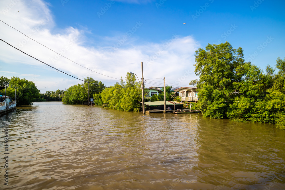 Sa Khla village, Thai traditional waterfront village in countryside of ...