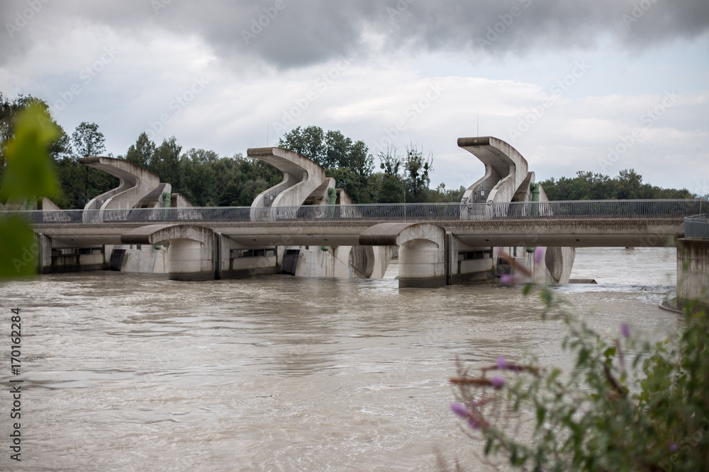 Flusskraftwerk, Wasserkraft, Hochwasser Stock Photo | Adobe Stock