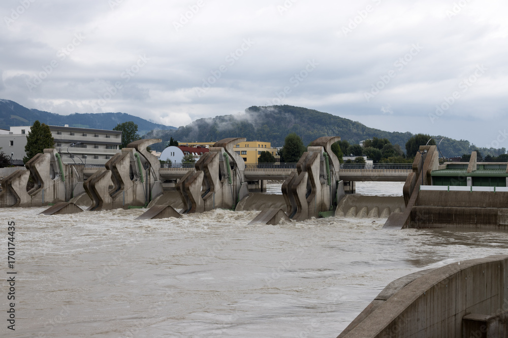 Flusskraftwerk, Wasserkraft, Hochwasser Stock Photo | Adobe Stock