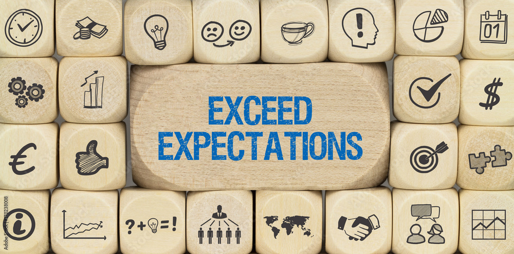 Exceed Expectations / Würfel mit Symbole Stock Illustration | Adobe Stock