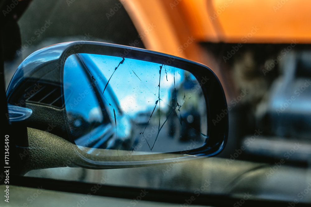 Fotografia do Stock: Closeup of damaged rear view mirror | Adobe Stock