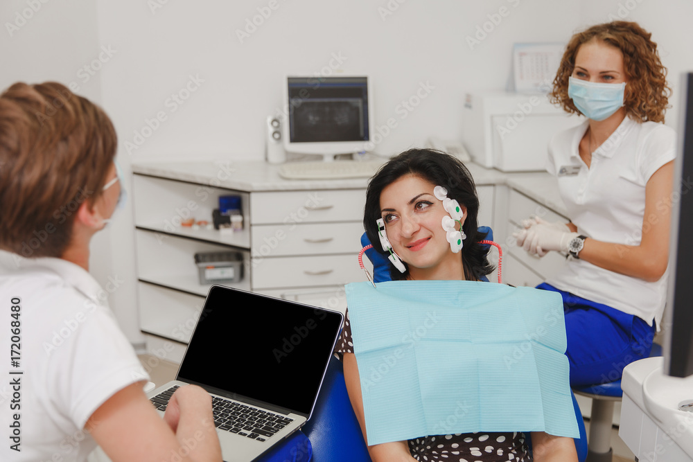 Setting and determining bite and position of jaws with the help of a ...