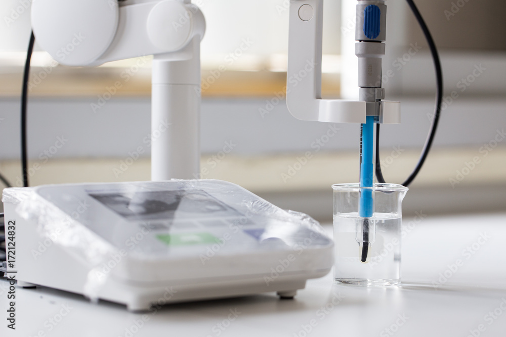 Reference electrode (pH) and Experiment chemical in Lab. Stock Photo ...