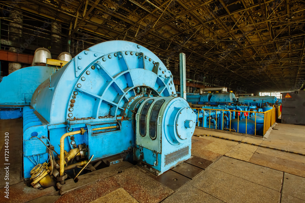 Turbines in the engine compartment for steam turbines of a nuclear ...