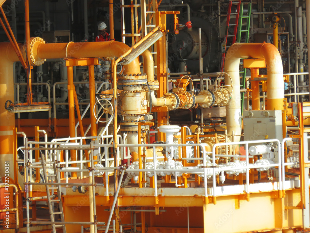 pipelines on oil and gas platform for production, Oil and gas process ...