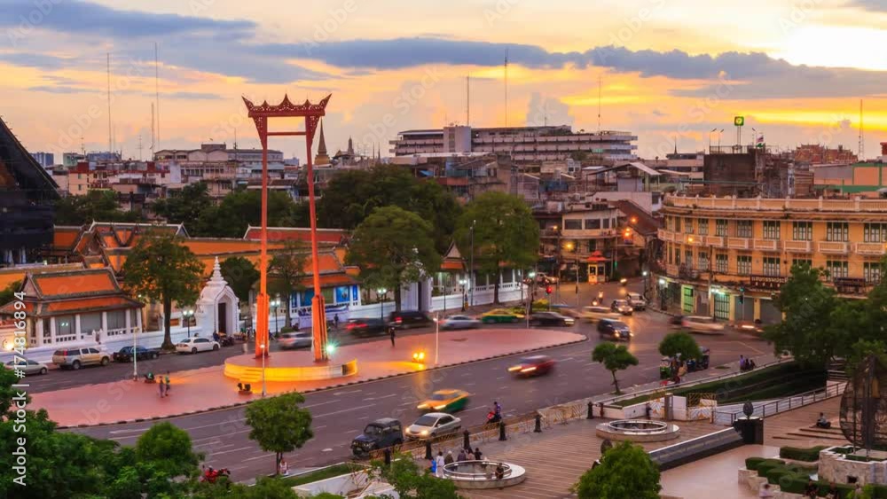 Time lapse of Giant swing landmark in the city / Sao Ching Cha landmark ...