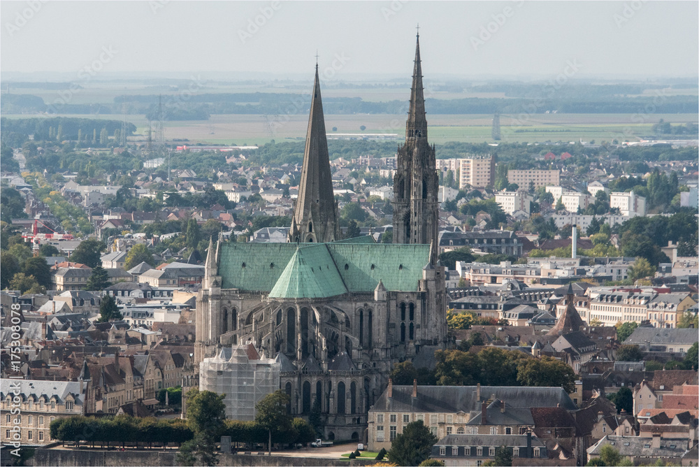 Vue aérienne de la cathédrale de Chartres en France foto de Stock ...