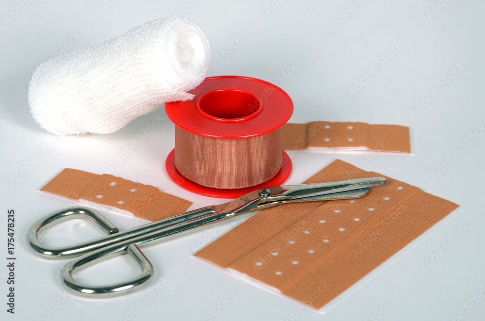 Erste Hilfe, Verbandszeug Stock-Foto | Adobe Stock