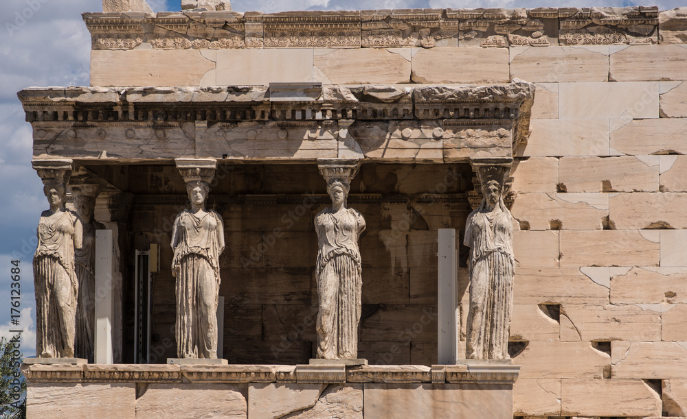 Les statues des caryatides à L'acropole d'Athenes Stock Photo | Adobe Stock