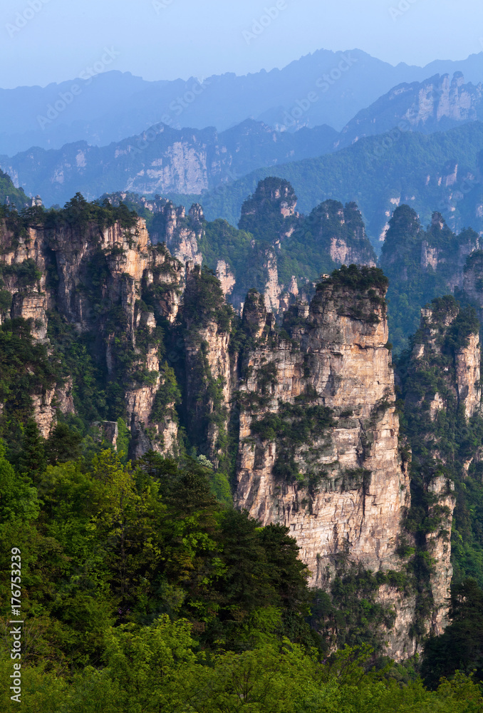 Floating mountains in Zhangjiajie National Forest Park in Hunan ...