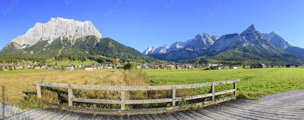 imposante Bergwelt bei Ehrwald in Tirol Stock-Foto | Adobe Stock