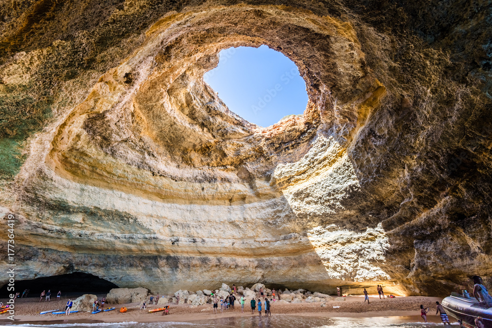 Grutas de Benagil, very popular but spectacular cave in the Algarve ...