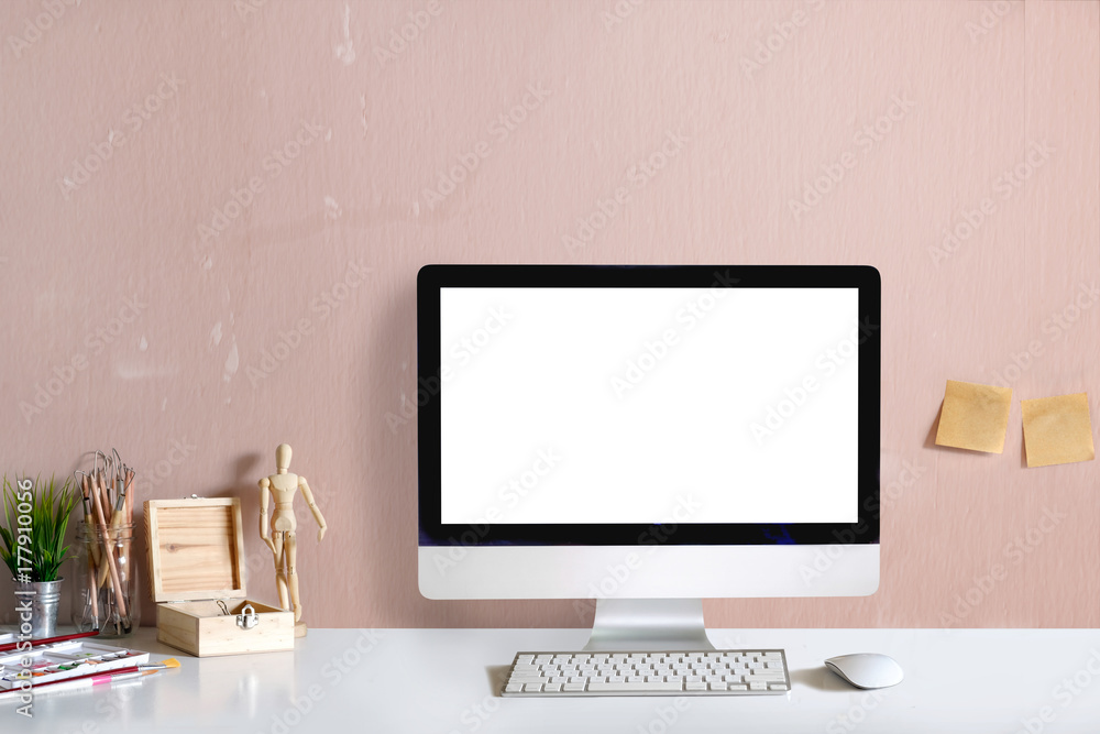 Mock up desktop on white wood table with Blank screen computer, dummy ...