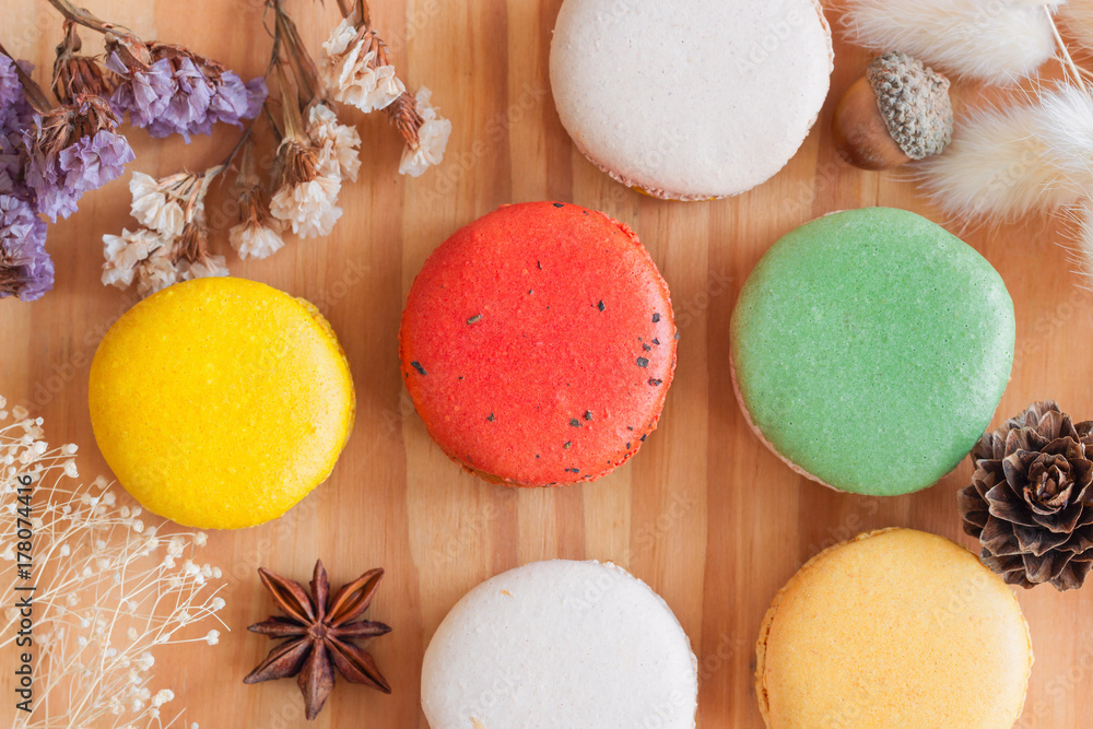 Beautiful and cute French macaron or Italian macaron in top view flat ...