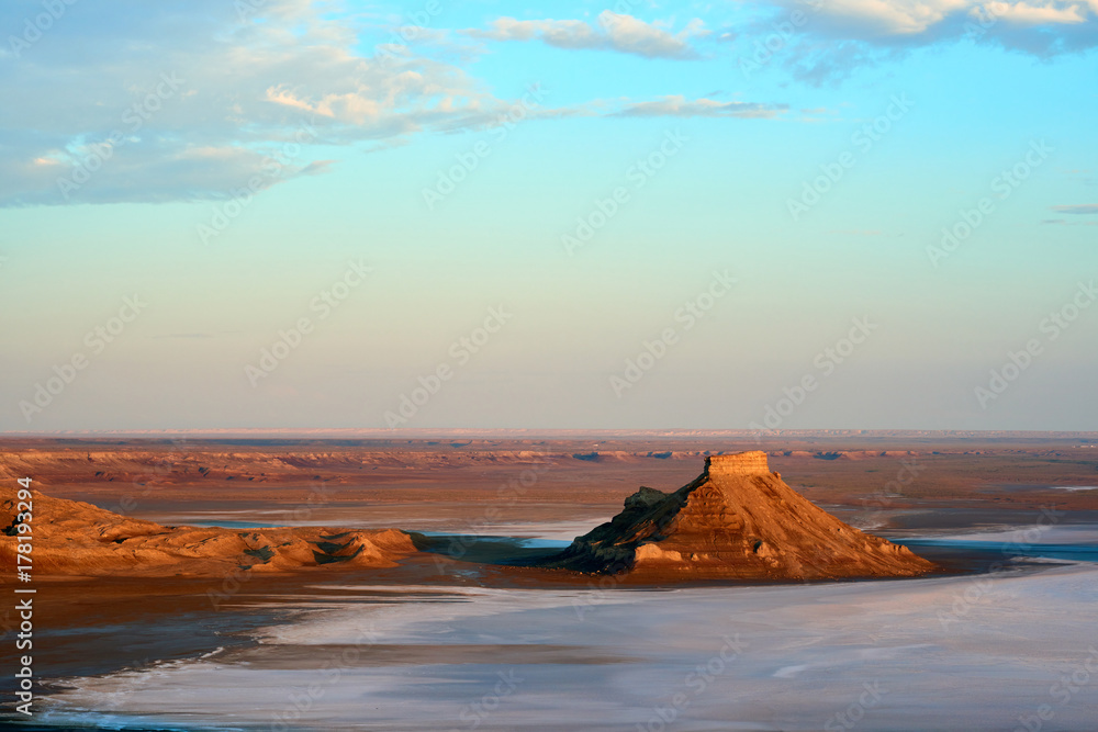 On the Ustyurt Plateau. Karyndzharyk hollow. Desert and plateau Ustyurt ...