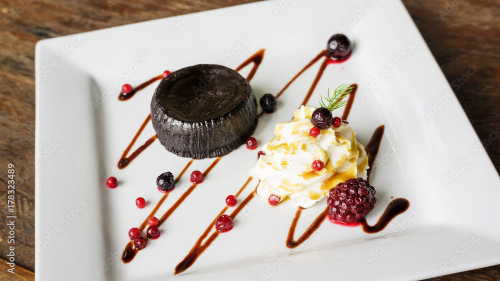 Molten Chocolate Cake Plating