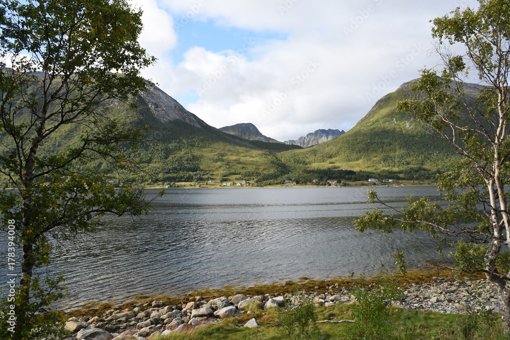 Kvaløya, Straße, Weg, Troms, Tromsø, Bucht, Nordfjorden, Kattfjorden ...