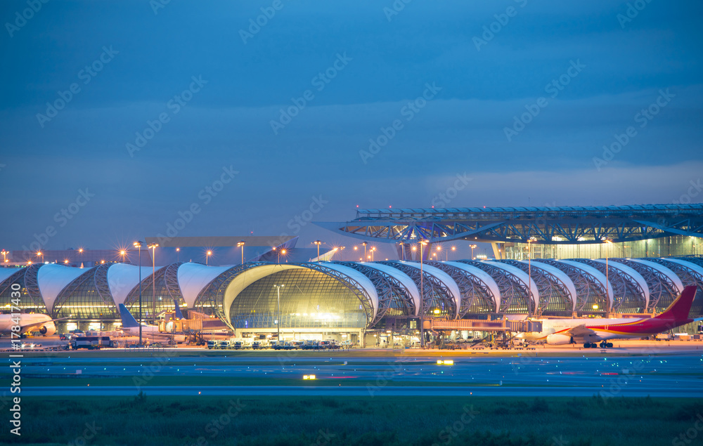 Modern airport terminal. Airport gate, jet bridge, air bridge ...