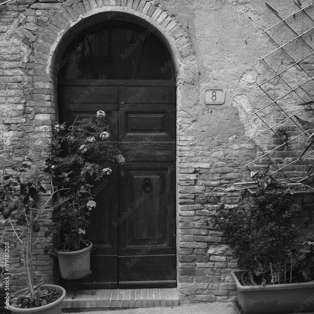 Foto de Black and white image of village streets in the historic ...