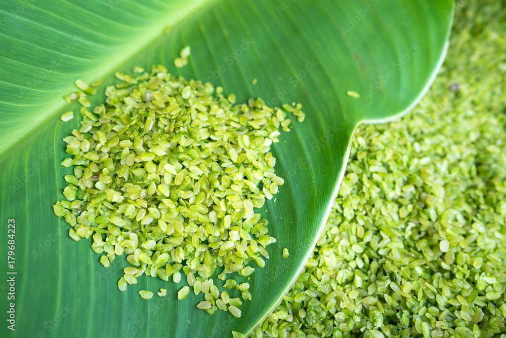 Foto de Green rice flakes ( Com in Vietnamese). Com is freshly ...