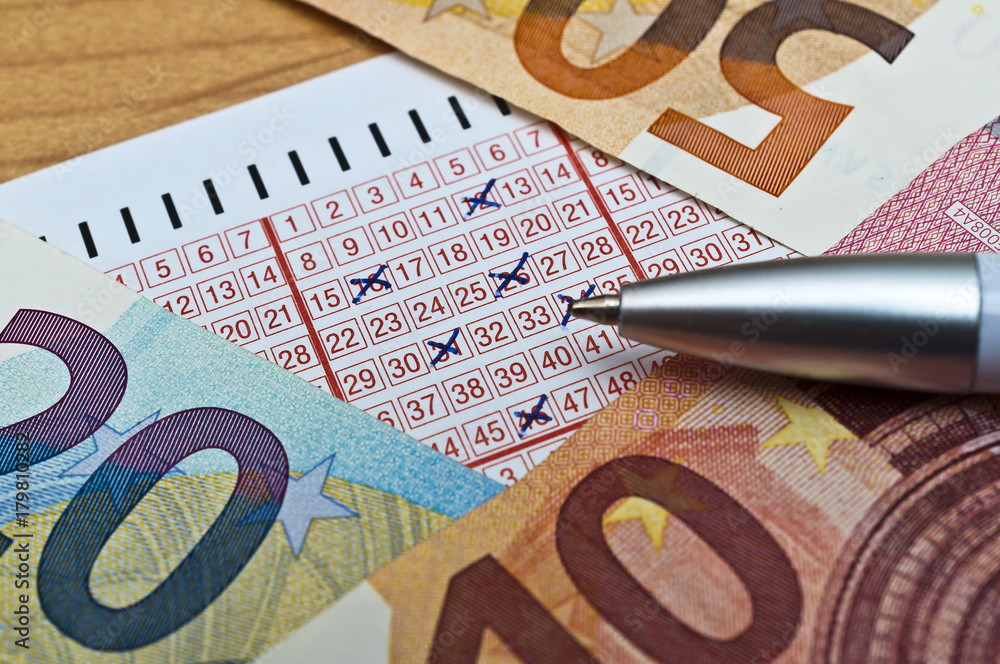 Lottoschein ausfüllen Stock-Foto | Adobe Stock