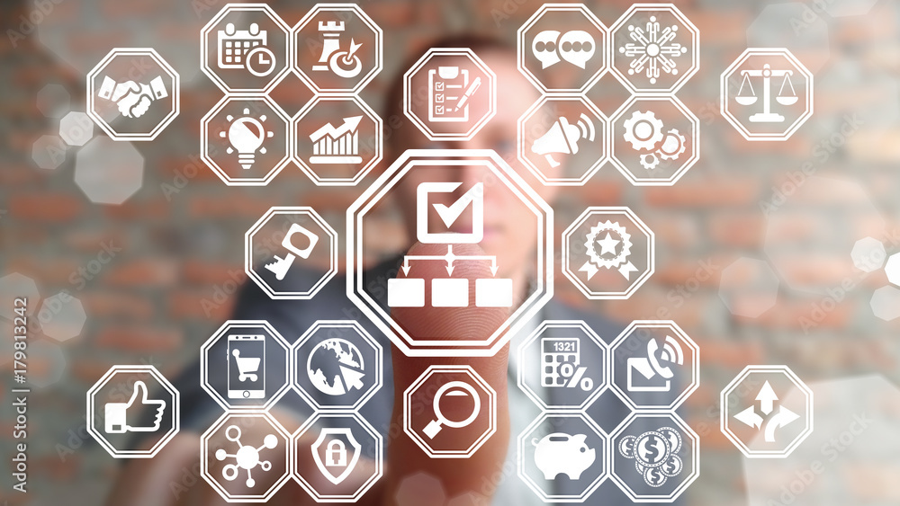 Foto de Businessmen using virtual touchscreen presses flowchart check ...