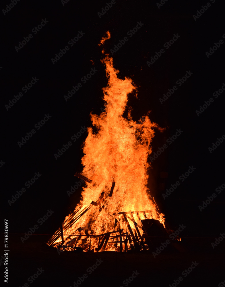 Bonfire foto de Stock | Adobe Stock