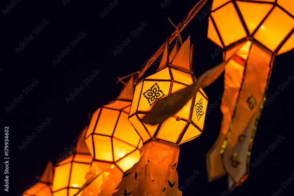 Foto de Thai Northern Lantern of Loy Krathong Festival in Thailand ...