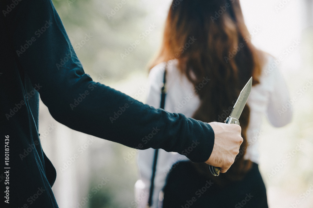 Thieves were threatened with a knife office girl on the way she was ...