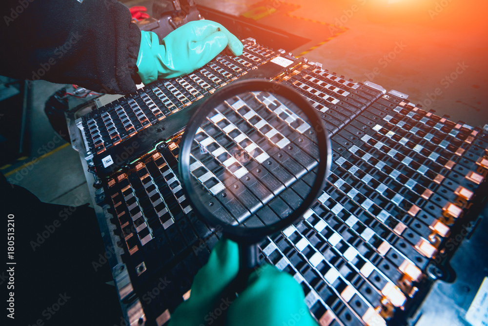 Charging the batteries of the elecric motor. Disassembling the battery ...