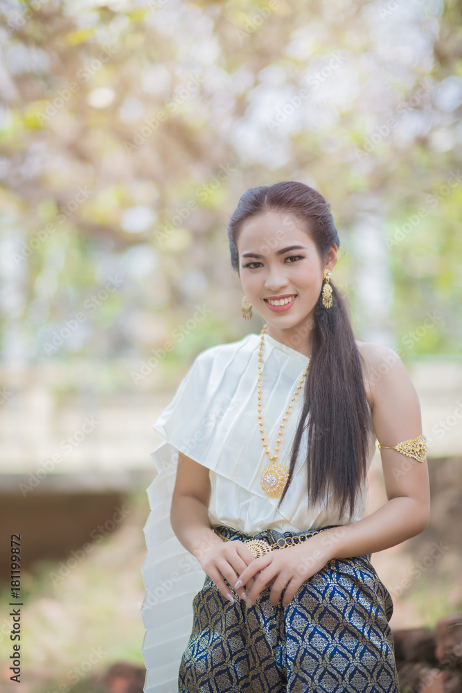 Traditional Thai Women