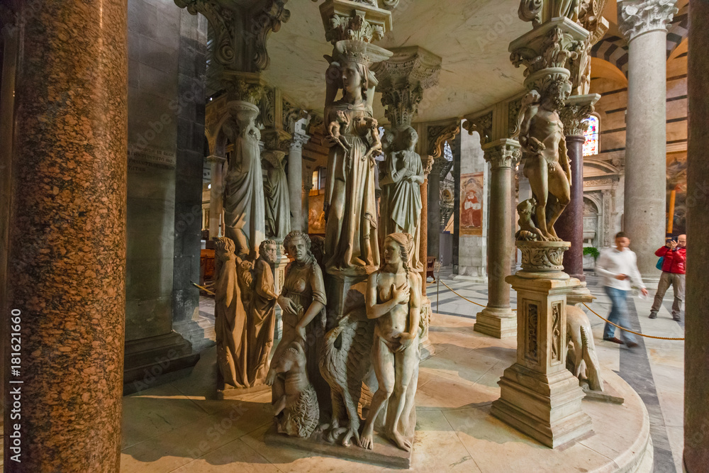 Nicola Pisano Pulpit