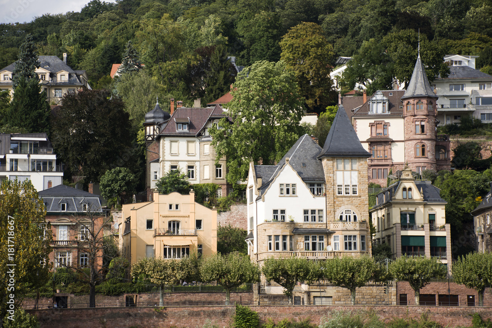 Foto de Classic and modern building for people living at riverside of ...
