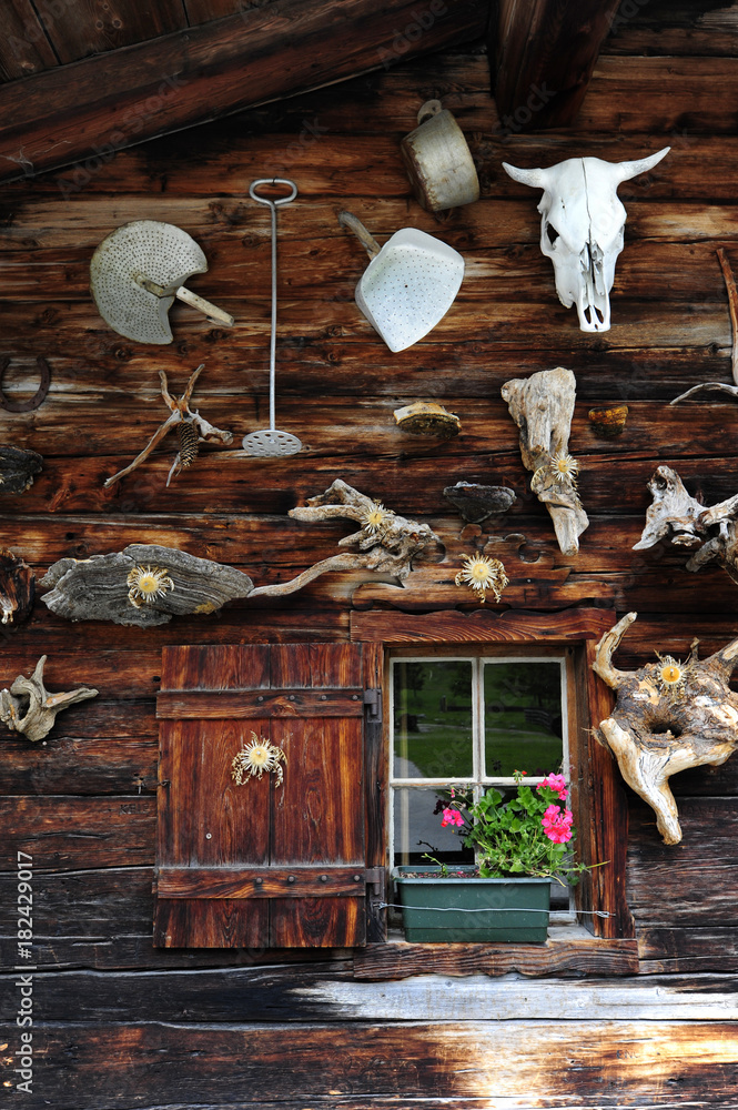 Log cabin with decorations on the alp, Hinterriss Eng, Karwendel ...